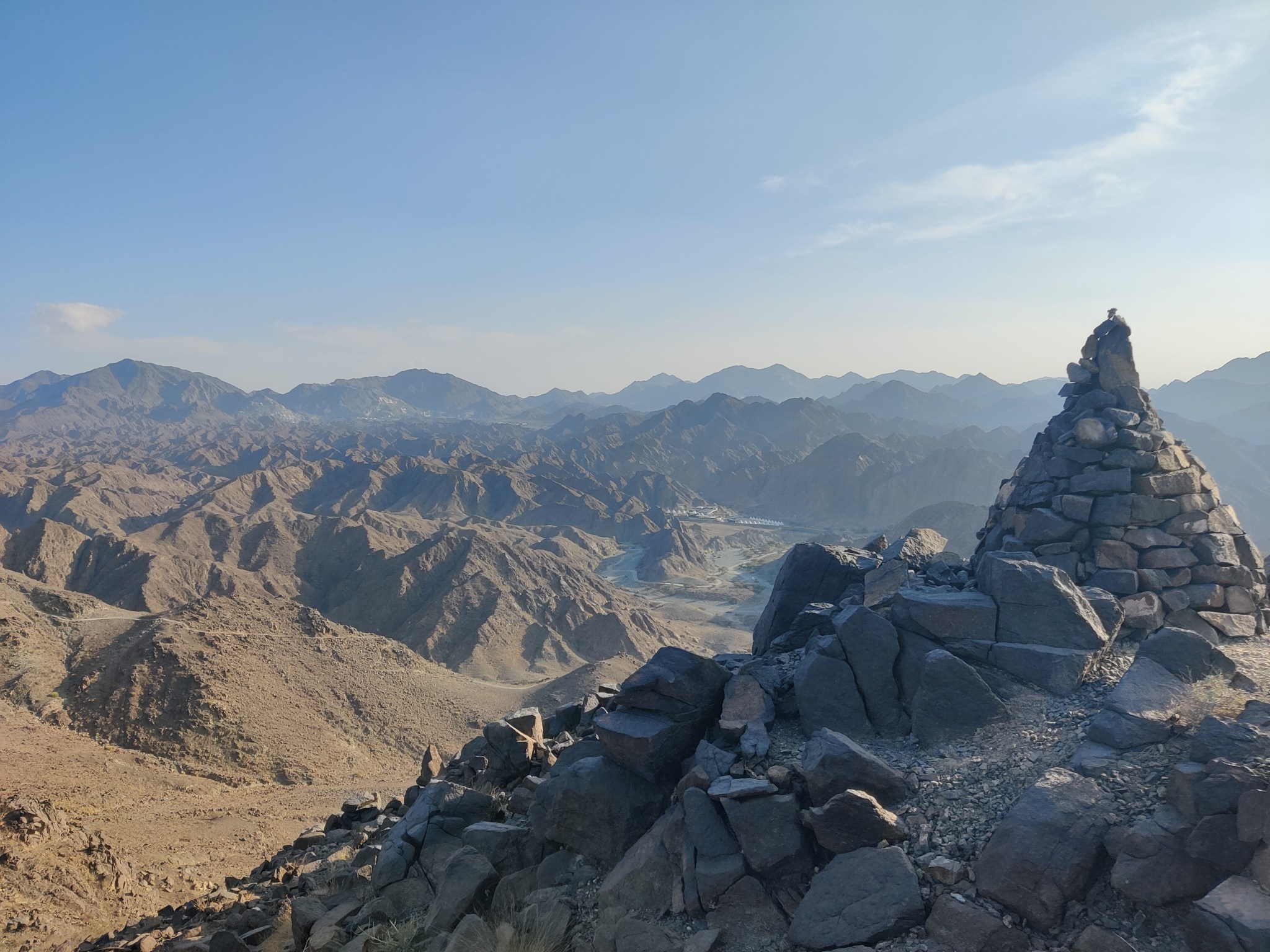 The trails of Wadi Shawka: Hiking and Adventure just an hour from Dubai ...
